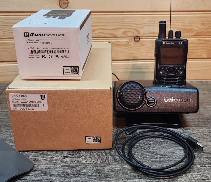 Unication G4 with Amplified Charger Base | RadioReference.com Forums